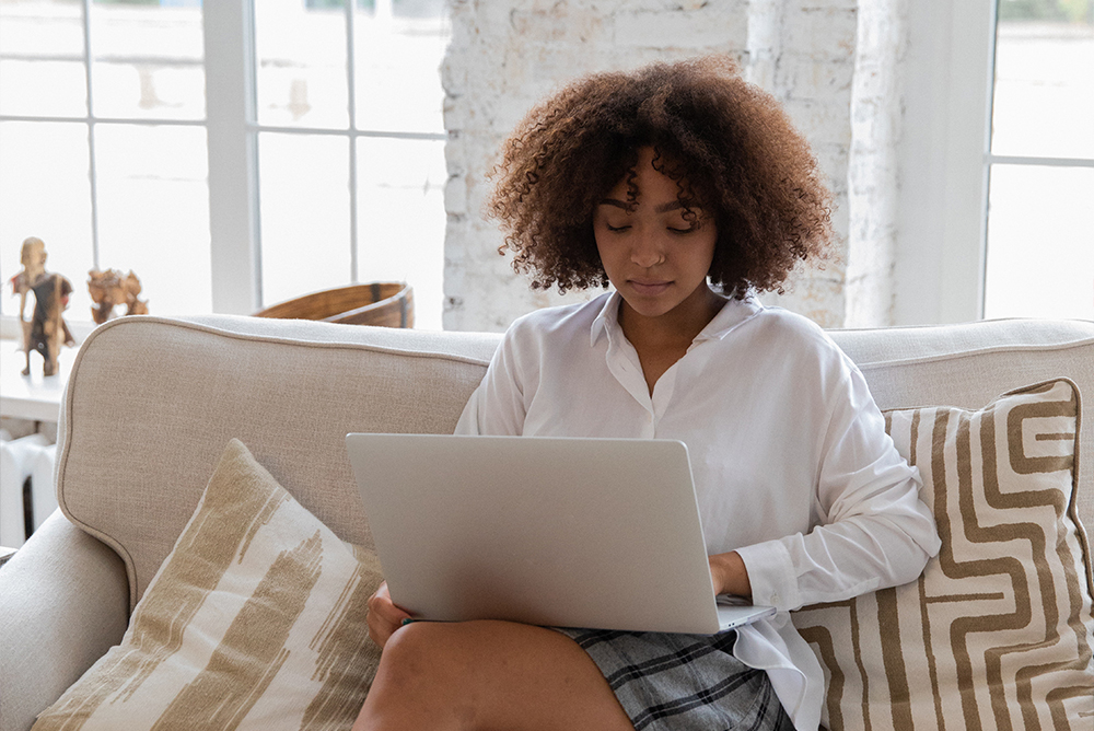 Understanding the Difference: Booking Agents vs. Managers in the ...