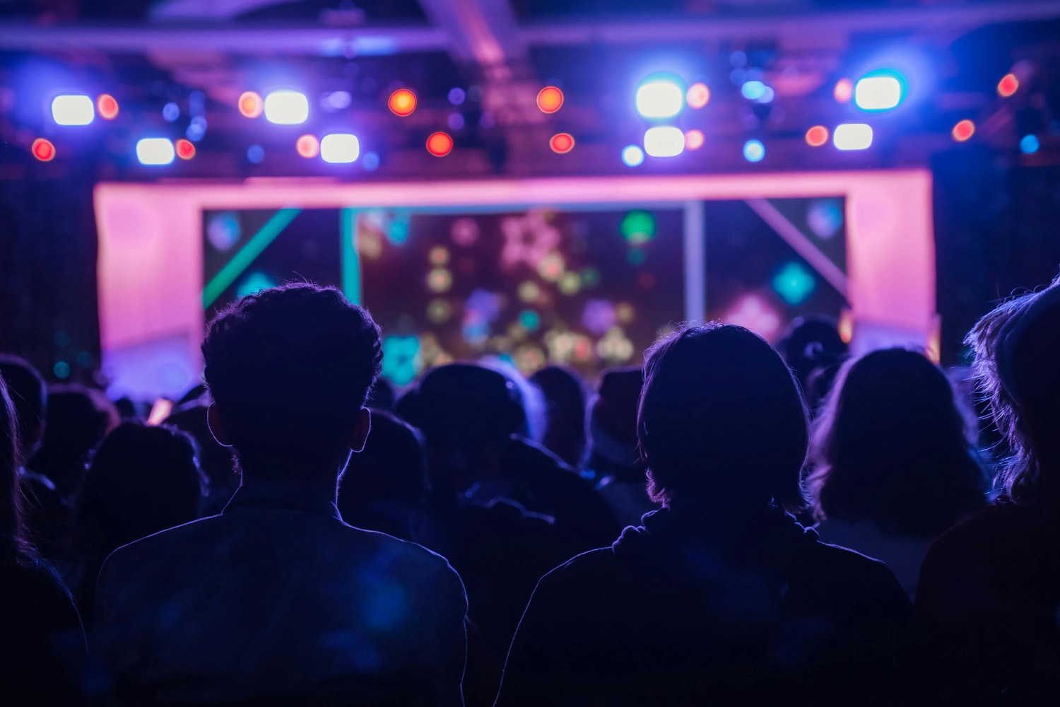 LED Performers: The Dazzling Entertainment Trend Your Event Needs - EVA